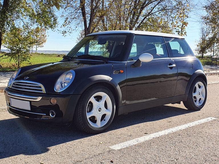02-Mini-Cooper-negro-frontal-izquierda – ¡Tu coche de ocasión de confianza!