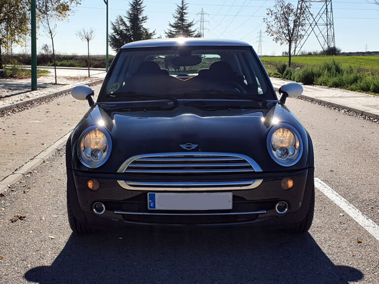 11-Mini-Cooper-negro-frontal – ¡Tu coche de ocasión de confianza!